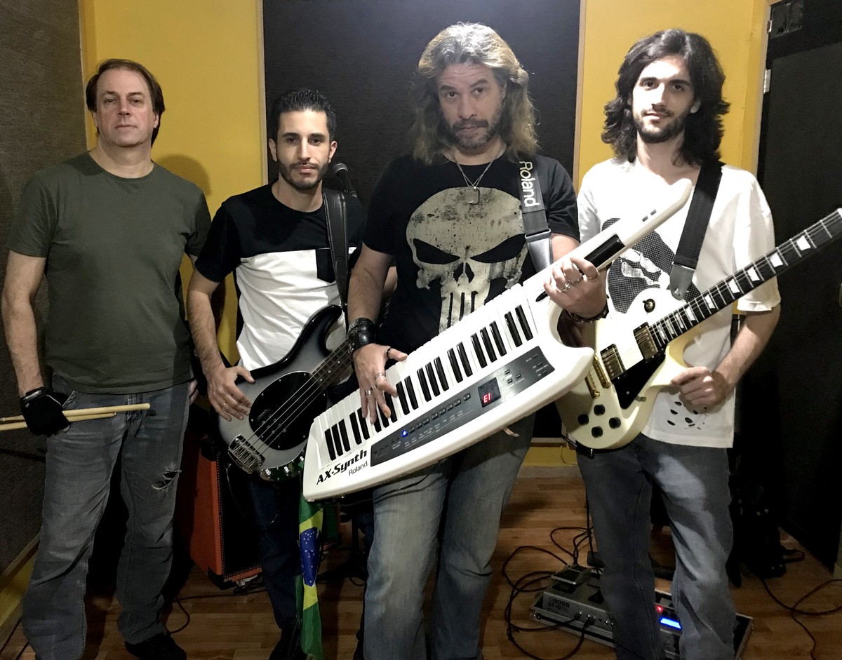 Grupo cover da banda RPM faz apresentação gratuita em Santa Bárbara d ...