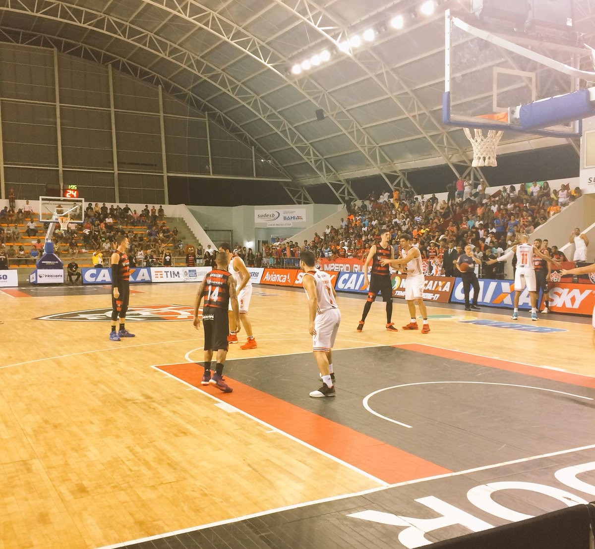 Na prorrogação, Fla derrota Vitória, engata o quinto triunfo ...