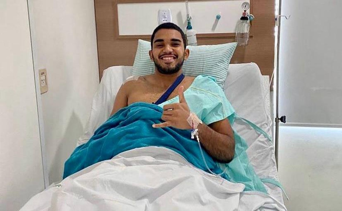 Lucas Arcanjo é operado e tem prazo de retorno ao Vitória em até 120 ...
