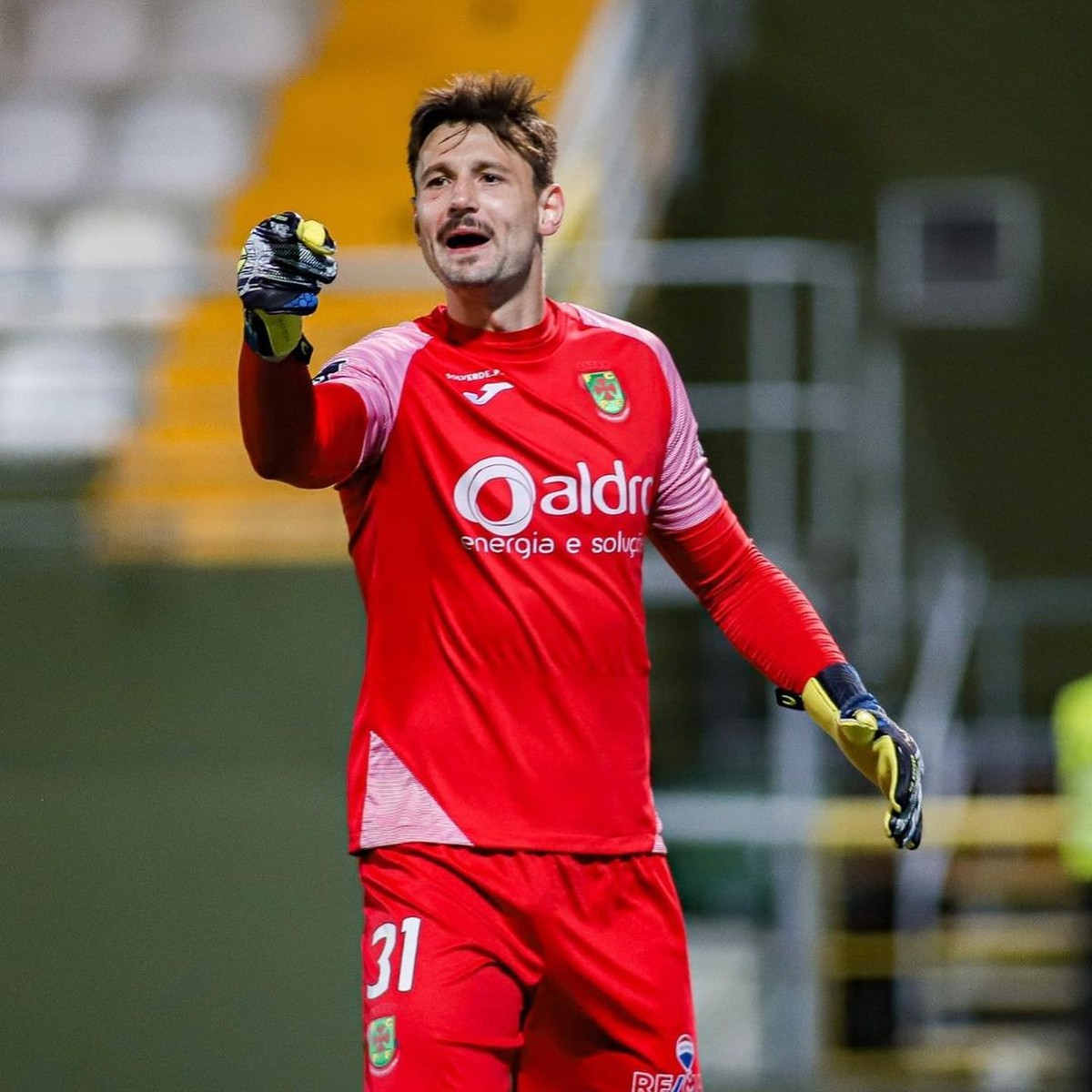 Atlético-MG encaminha empréstimo de goleiro Michael para o Confiança ...