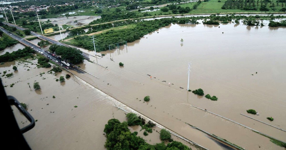 G1 - Tempestade Newton ganha força e se aproxima da costa mexicana ...