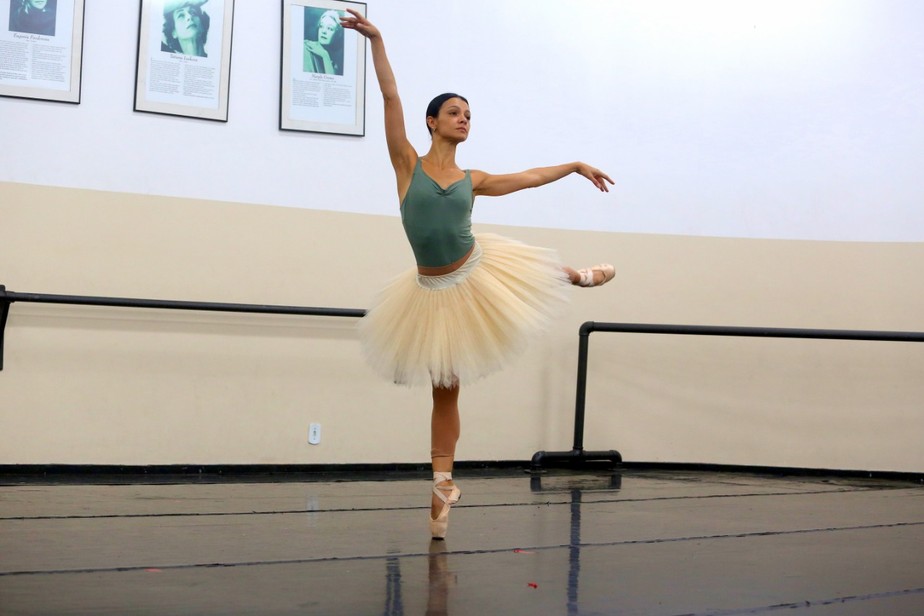 Dia da Bailarina é celebrado por alunos da instituição brasileira mais ...
