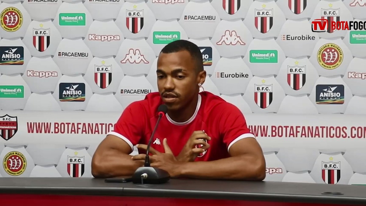 Marlon Freitas vê evolução na defesa e aponta caminhos para melhorar ...