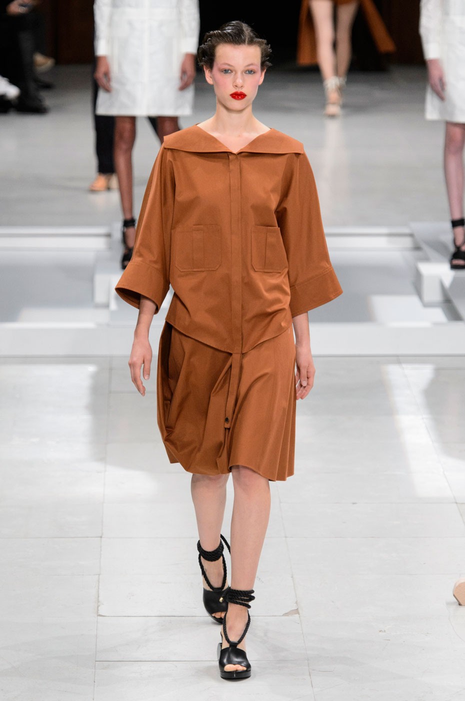 O verão 2016 utilitário de Hussein Chalayan | Desfiles | Vogue