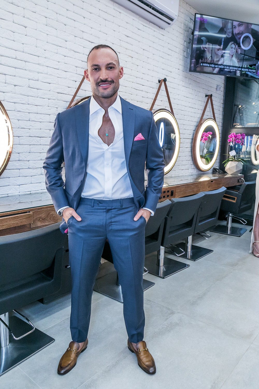 Romeu Felipe inaugura o ROM.CONCEPT, seu novo salão de beleza | Marcas ...