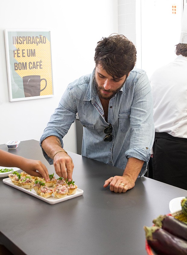 Mestre Cuca Bruno Gagliasso Divide Receita Com Ganhadora De Concurso