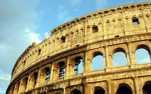 Itália dá mais um passo para reconstruir a arena do Coliseu de Roma ...