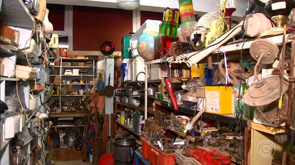 Loja que reúne mais de 20 mil 'bugigangas' vira ponto turístico em ...