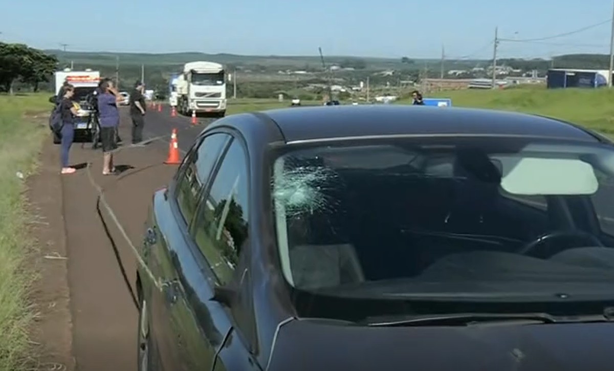 Mulher morre atropelada por carro ao tentar atravessar BR-467, em Cascavel | Oeste e Sudoeste | G1