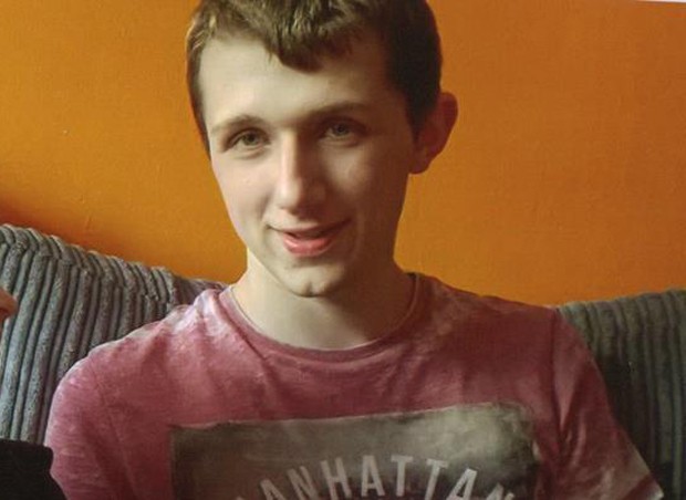 Jovem britânico que queria matar Trump é condenado a um ano de prisão ...