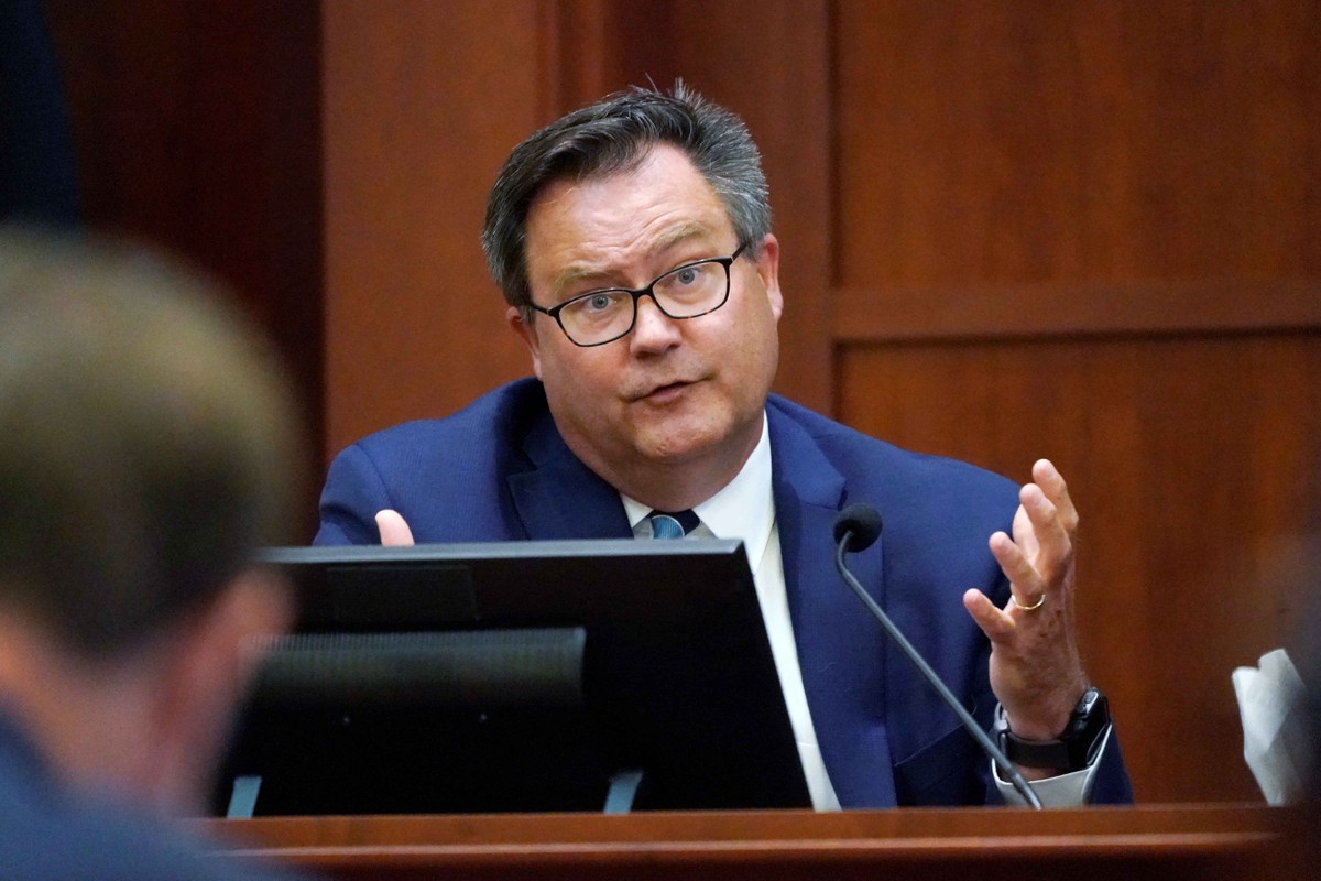 Médico diz que dedo de Johnny Depp parece ter sido 'esmagado', e não ...