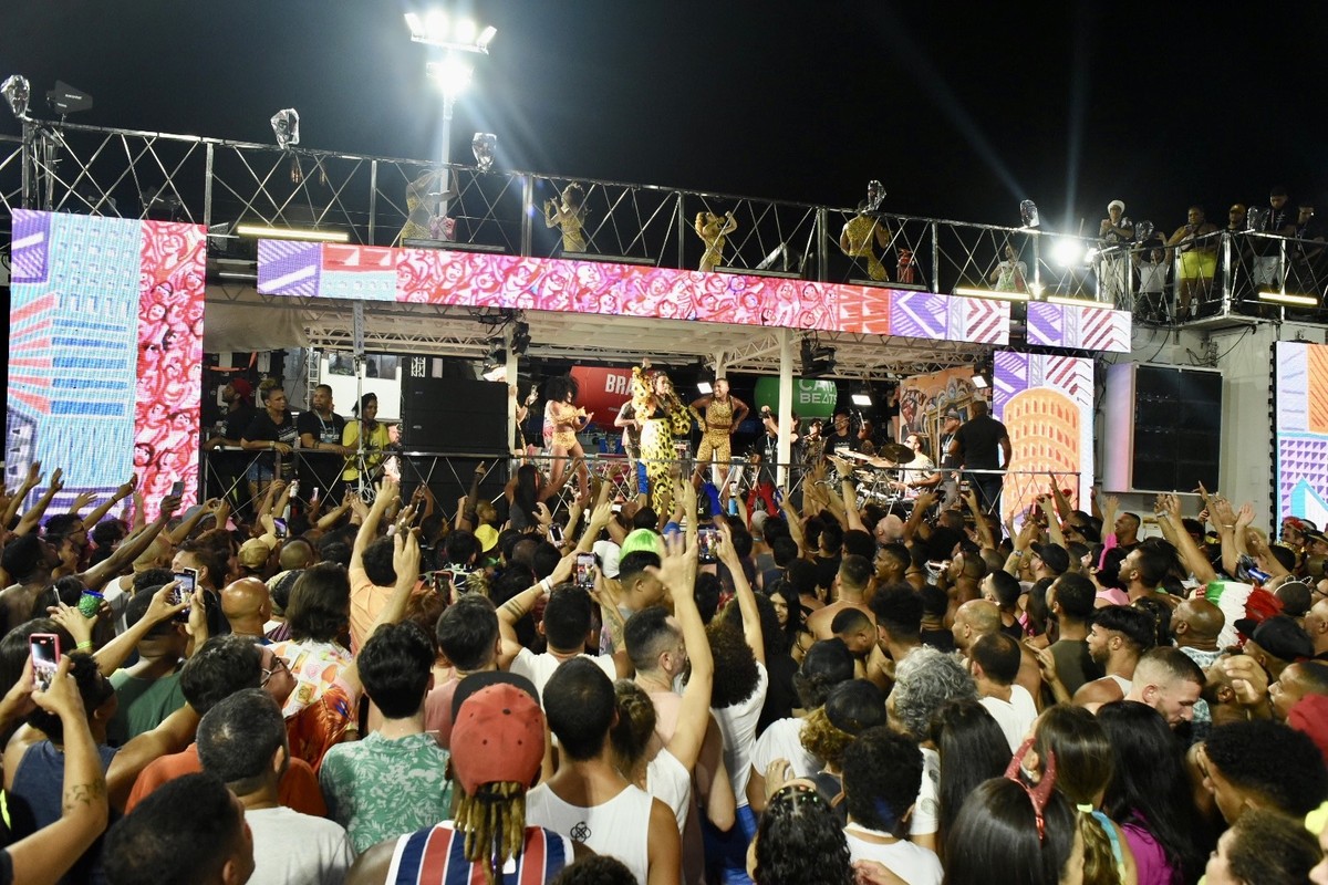 FOTOS: Ivete, Léo Santana, Alok e Bell desfilam em Salvador e famosos ...