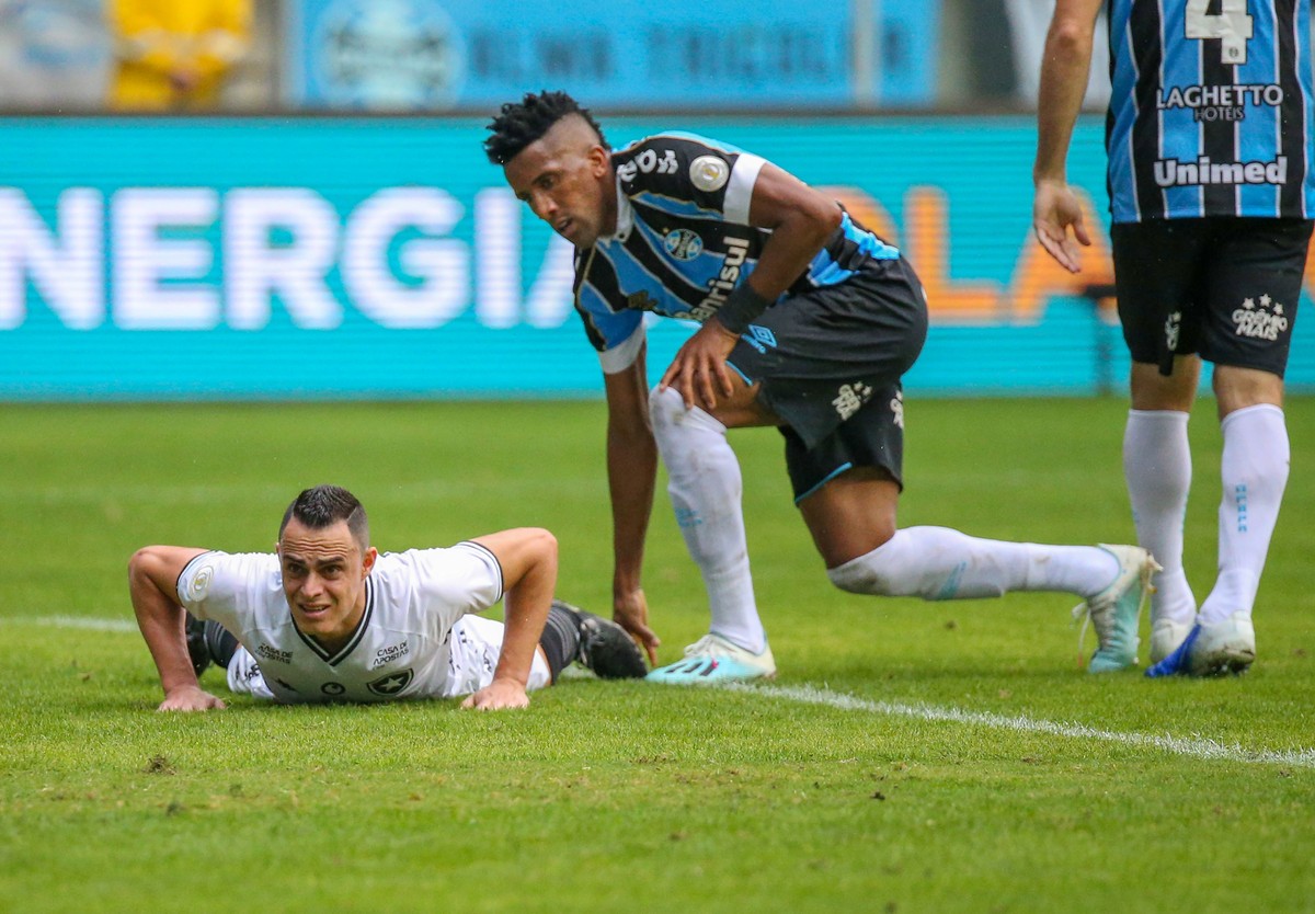 Acertado, Victor Rangel chega ao Santa Cruz após passagem discreta no ...