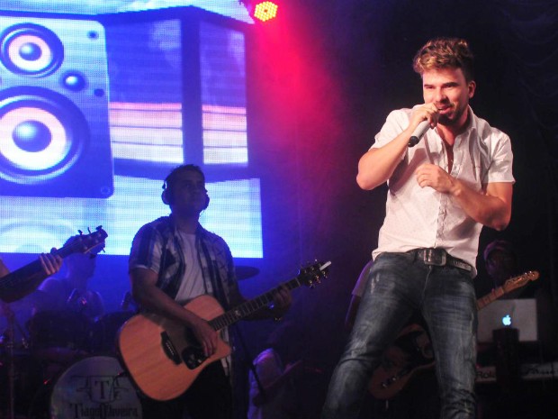 G1 - Sertanejo universitário de Tiago Olliveira é atração em Angra, RJ ...