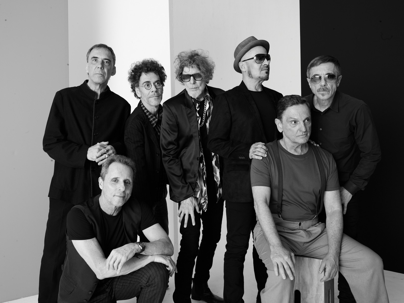 Charles Gavin detalha primeiro reencontro dos Titãs: 'Juntos, outra ...