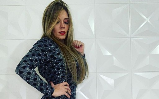 Simony sensualiza em clique na rede social e ganha elogios: "Perfeita ...
