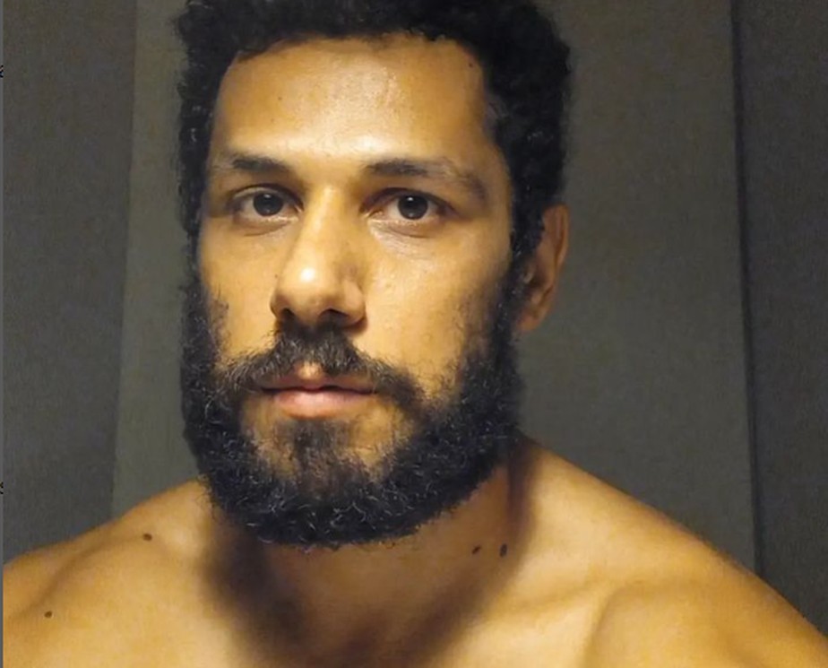 Amaury Lorenzo comemora sucesso como Ramiro em 'Terra e paixão' e diz ...