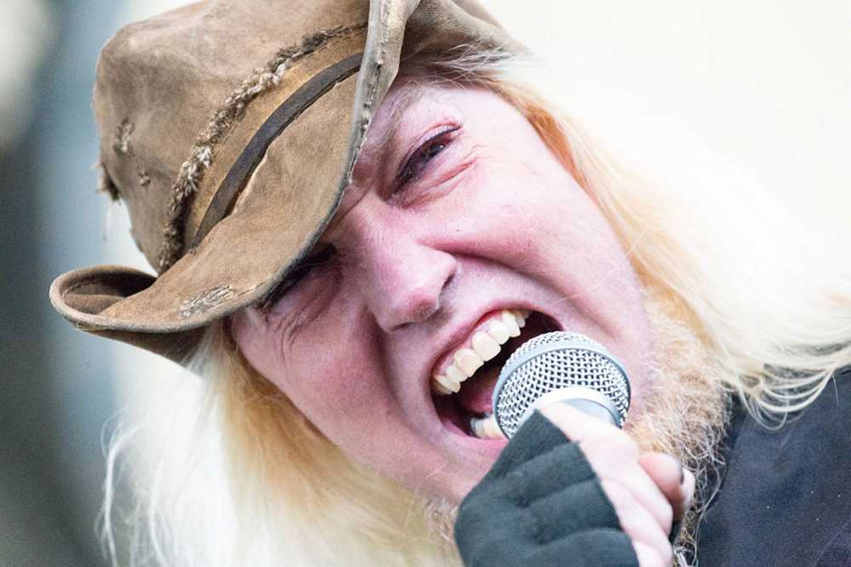 Família e banda de Warrel Dane fazem 'vaquinha virtual' para levar aos ...
