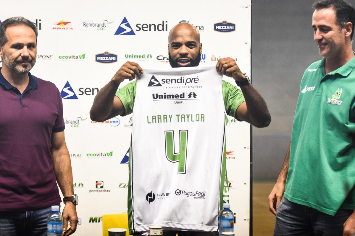 Com festa, Larry Taylor é apresentado no Bauru: "Sempre fui muito feliz ...