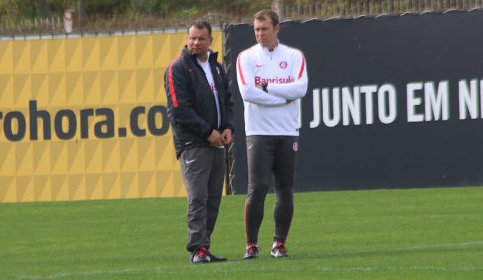 Papo com auxiliar, apoio a Carvalho e corrida marcam 1º treino de Roth