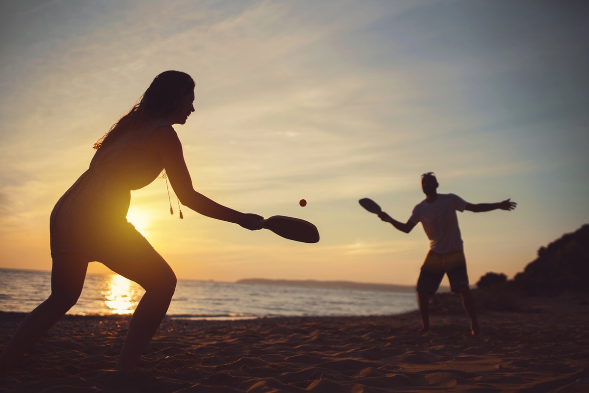 Frescobol: regras e benefícios de um esporte praiano por excelência ...