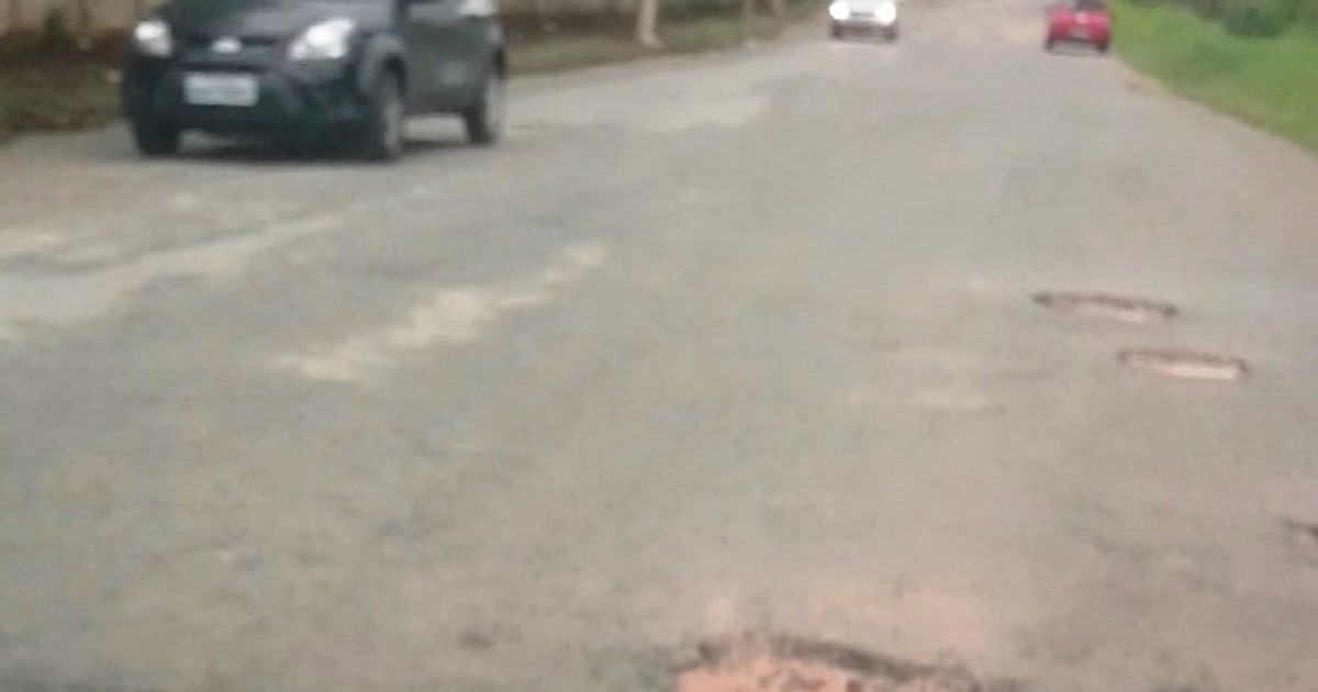 G1 - Internauta reclama de buracos em rua do Bairro Candelária em ... G1 - Internauta reclama de buracos em rua do Bairro Candelária em ...