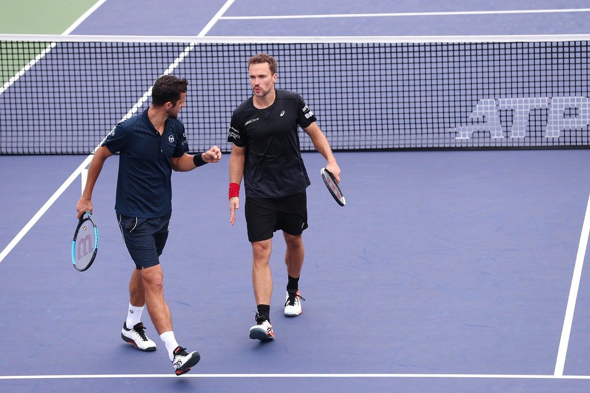 Bruno Soares emplaca sétima vitória seguida e vai à semifinal no ATP de ...
