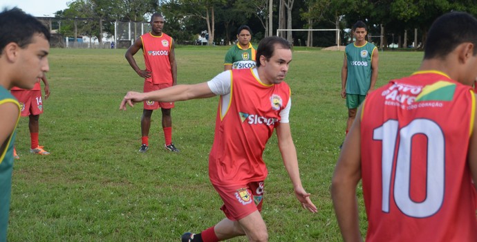 "Motivado", Adriano Louzada quer ajudar Galvez a ganhar título inédito