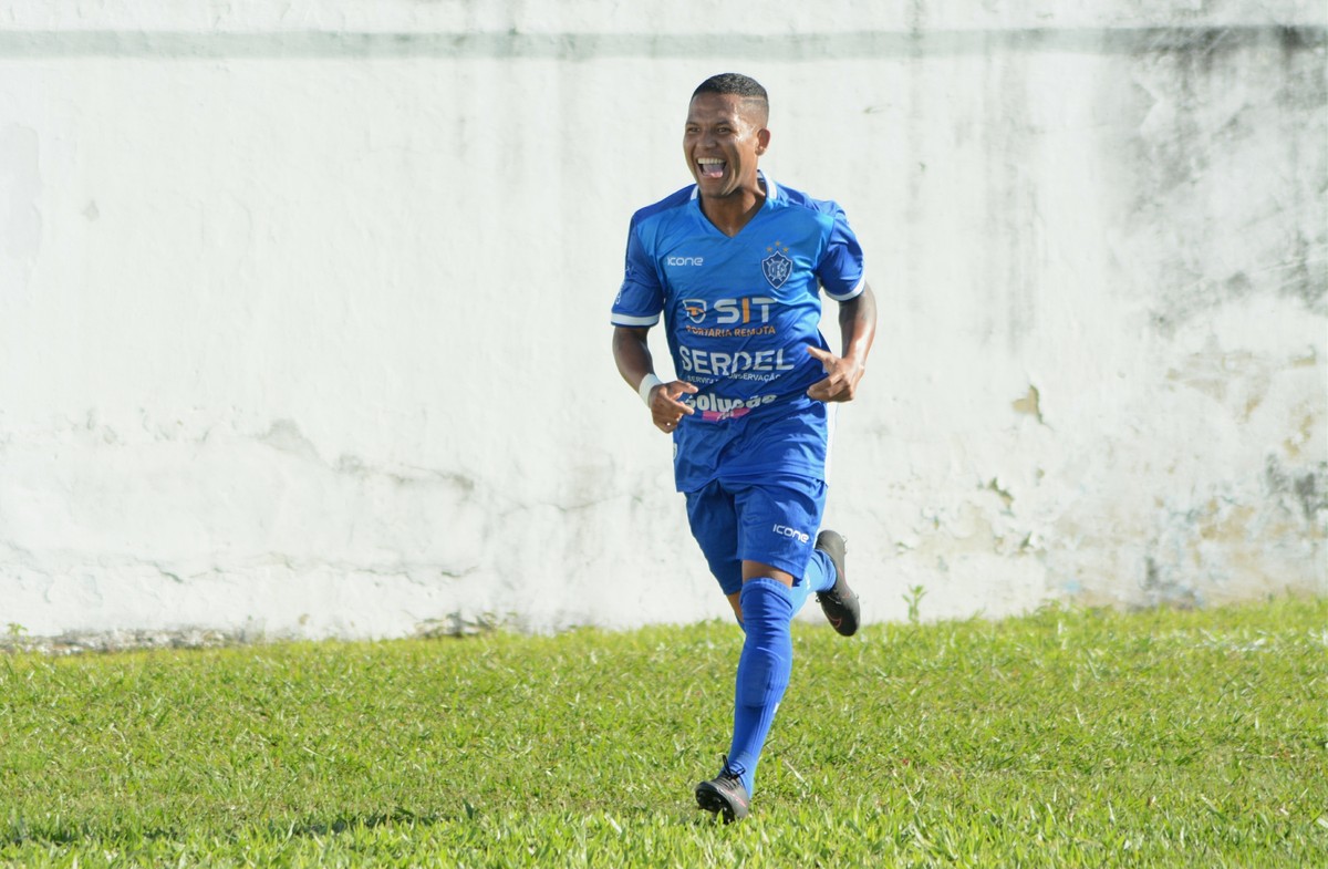 Com dois gols de Carlos Vitor, Vitória-ES derrota o Sport e se recupera ...