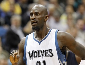 Garnett renova com os Wolves, e campeão da NBA troca David Lee