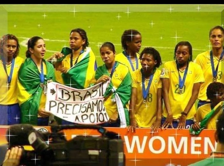 Histórias da Copa: Faixa no Mundial de 2007 custou a Daiane Bagé quatro ...