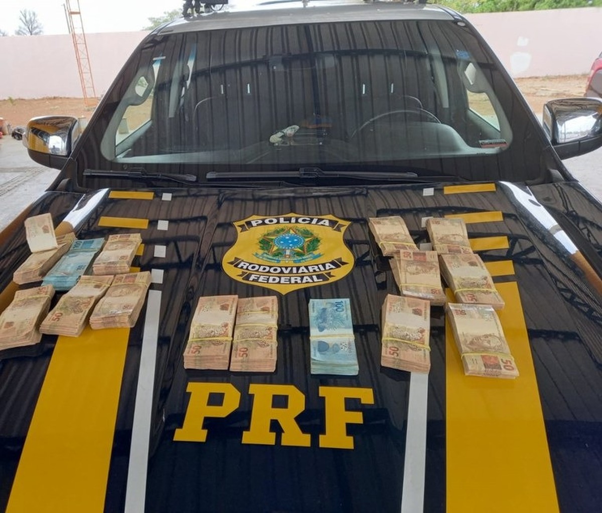 Prf Apreende Mais De R 70 Mil E Prende Motorista Por Lavagem De