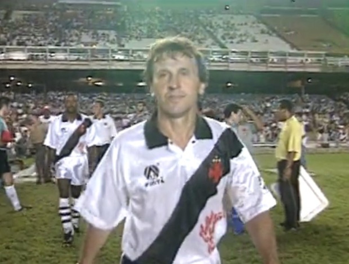 Roberto Dinamite fez Zico vestir a camisa do Vasco; lembre a história ...