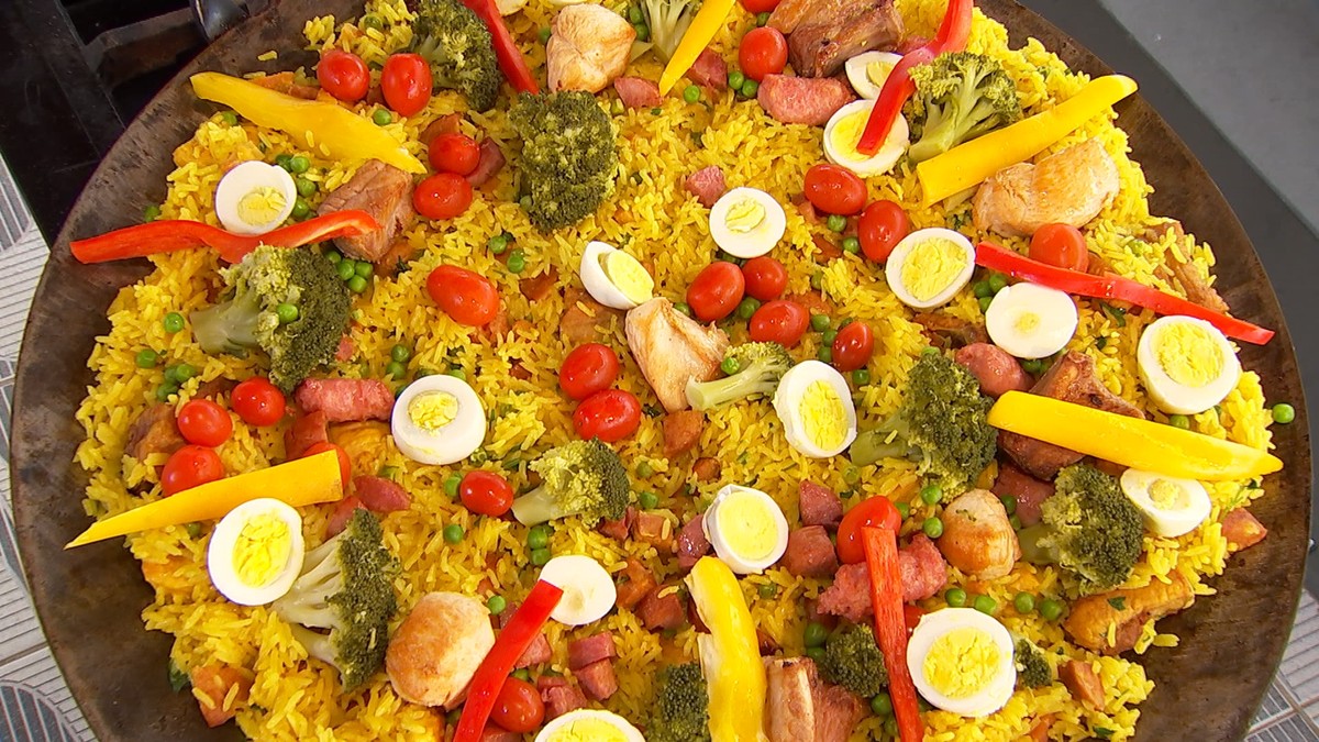 Confira a receita de uma paella caipira colorida e saborosa | Nosso ...