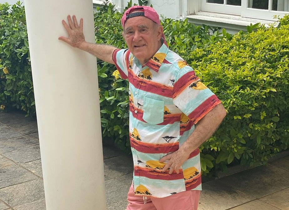 Renato Aragão posta foto divertida na internet após sofrer AIT: "Didi ...