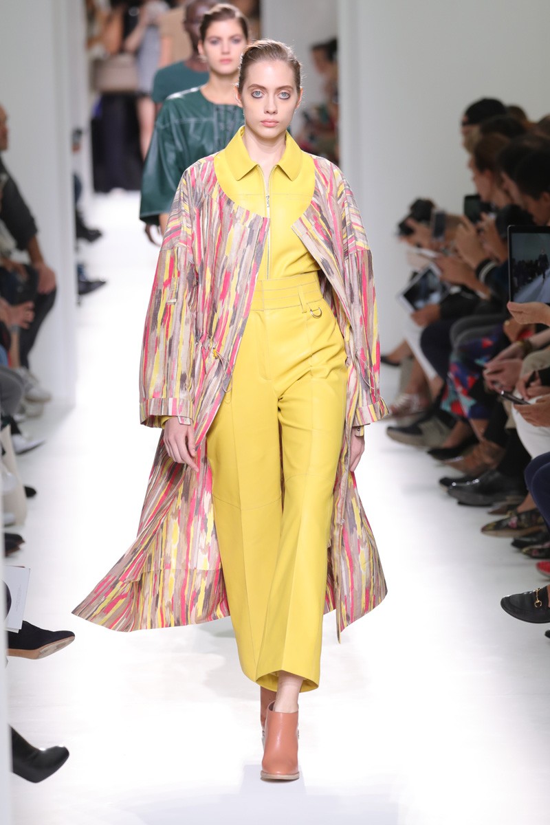 Hermès alia clássico atemporal da marca a desejos do momento | Desfiles ...