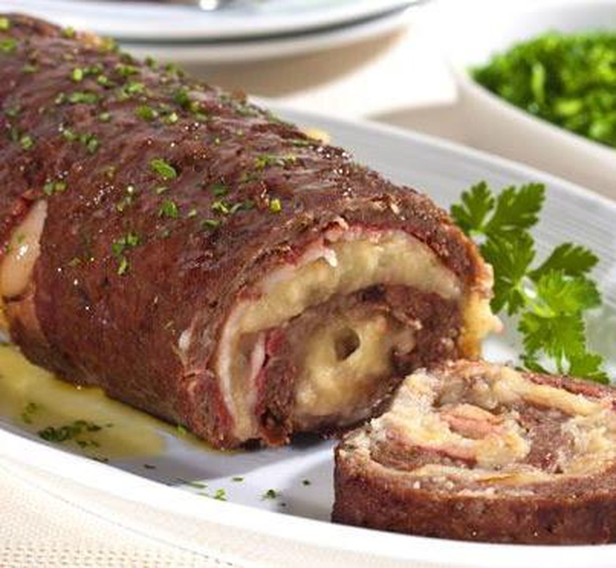 Rocambole de carne moida | Receitas Gshow | Gshow