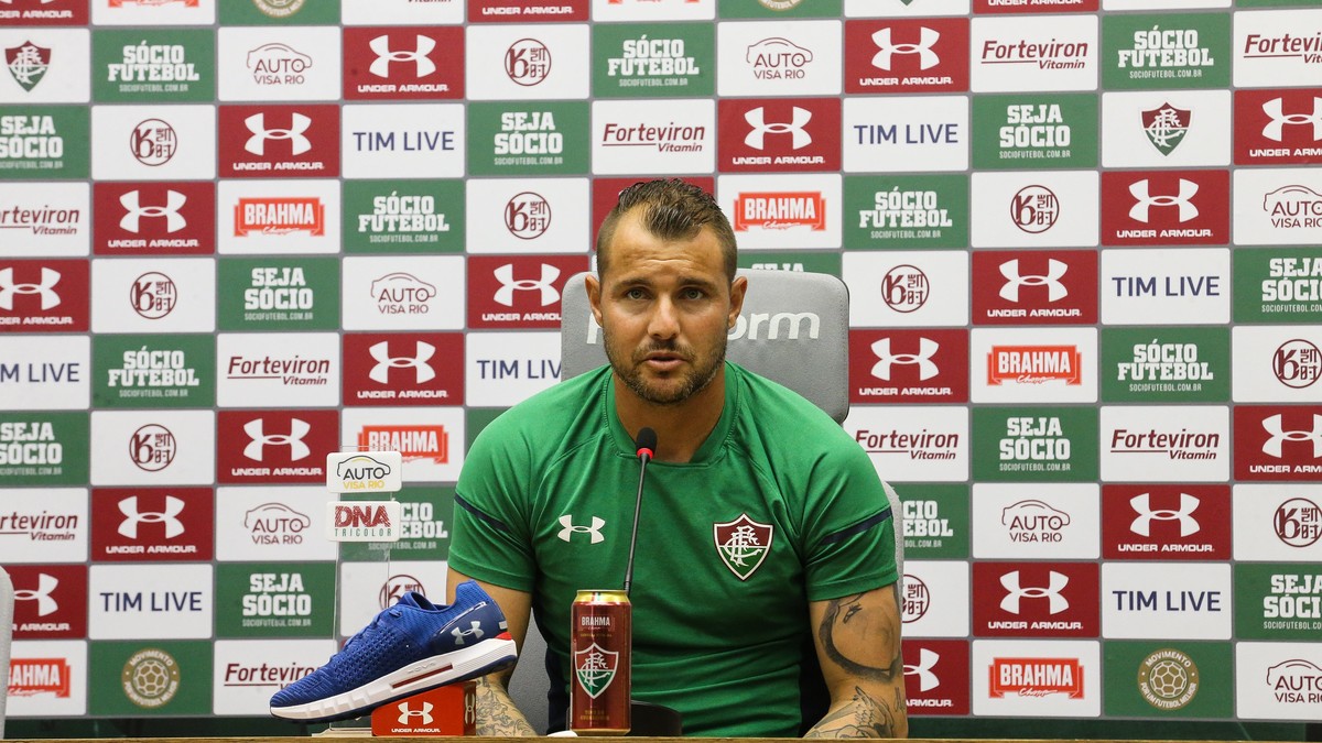 Agenor rebate críticas, ressalta estar dentro do peso e diz: "Me sinto ...