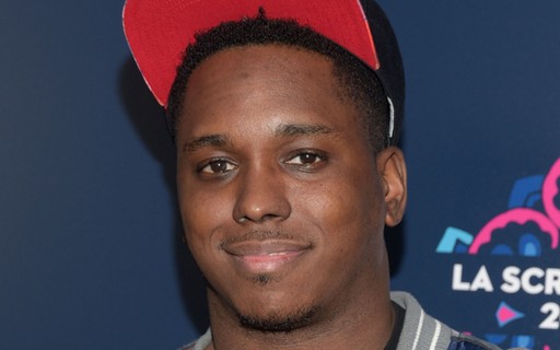 Humorista e roteirista Kevin Barnett morre aos 32 anos em férias no ...