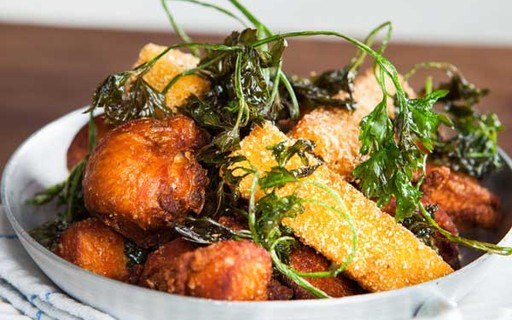 Aprenda a preparar um frango a passarinho bem crocante - Revista Marie ...