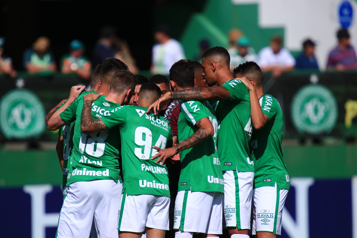 Vitória é suficiente para Chapecoense avançar no estadual; veja ...