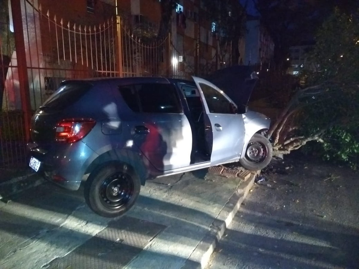 Homem é Preso Após Fugir De Abordagem E Atirar Contra Policiais Na Zona