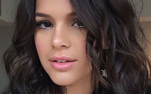 Bruna Marquezine adota novo visual e aparece com cabelo mais curto ... Bruna Marquezine adota novo visual e aparece com cabelo mais curto ...