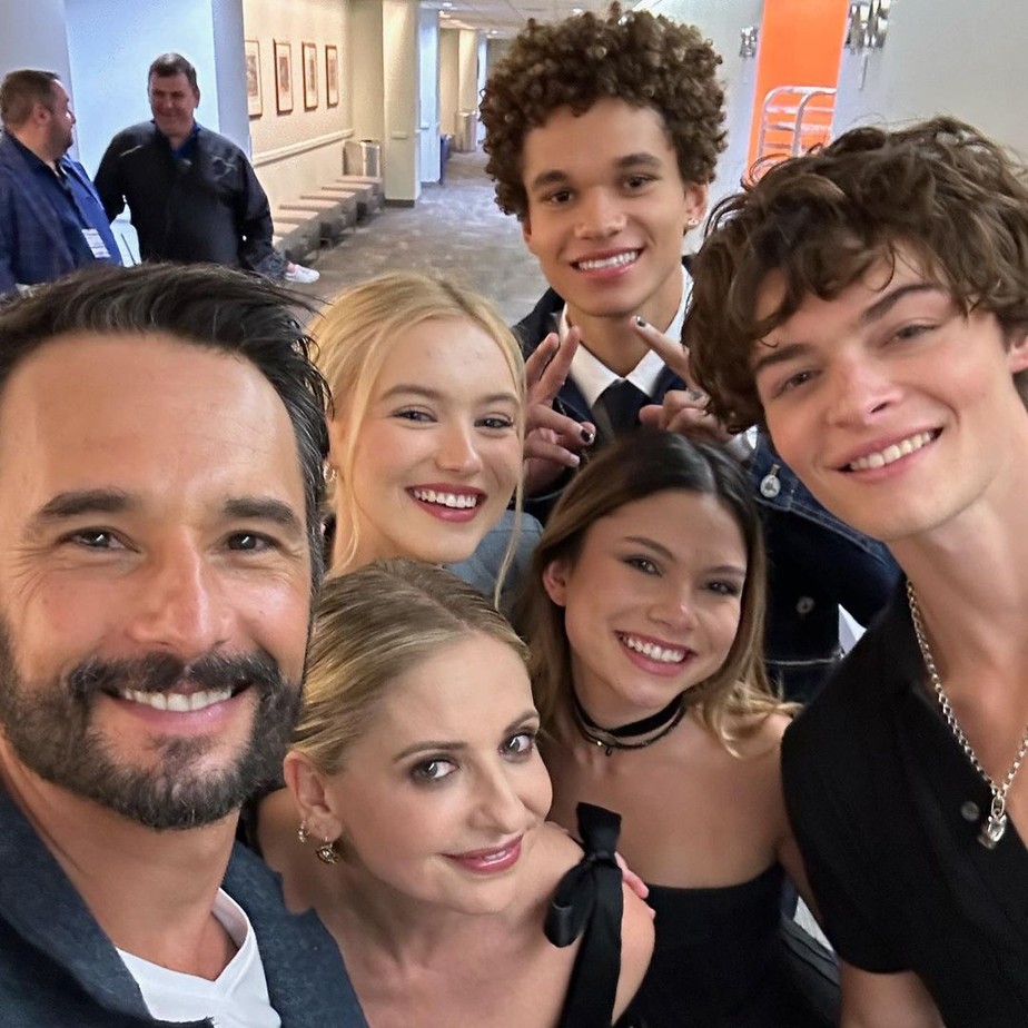 Rodrigo Santoro marca presença na coletiva de imprensa de "Wolf Pack ...