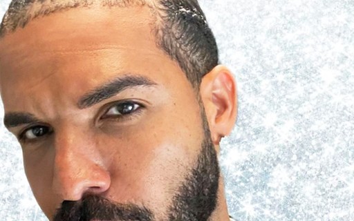 Drake posta selfie e mostra novo look - Vogue | celebridade