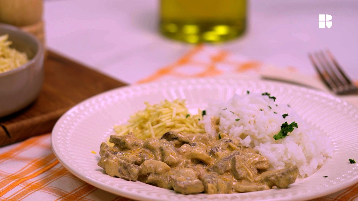Strogonoff de carne simples | Carnes | Receitas