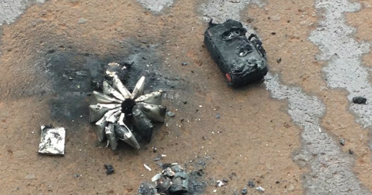 G1 - Esquadrão Anti-bombas detona bomba deixada em rua no Paraná ...