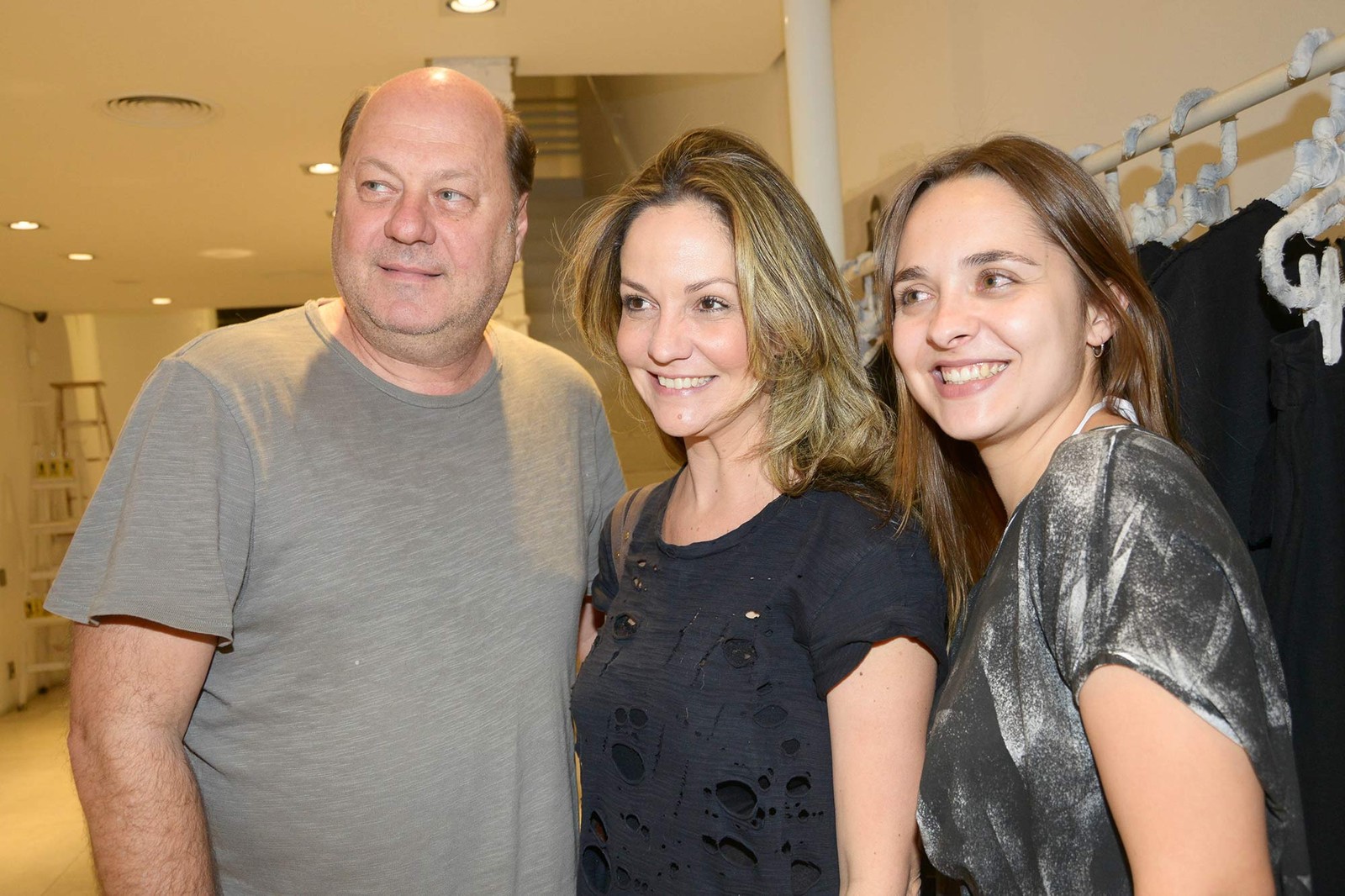 UMA apresenta coleção-cápsula e inaugura expo de fotos de Gil Inoue ...