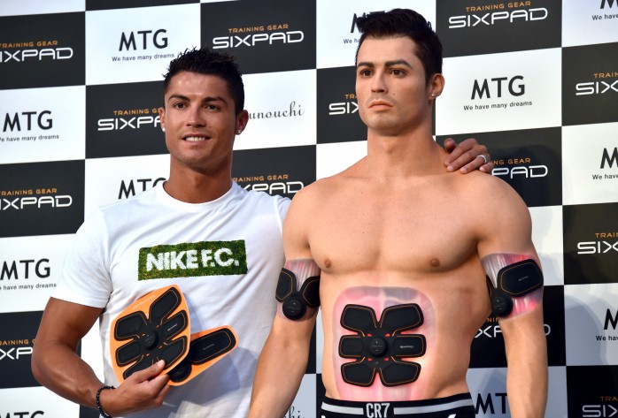 CR7 fica cara a cara com clone no Japão: “Tenho que dizer que se parece ...