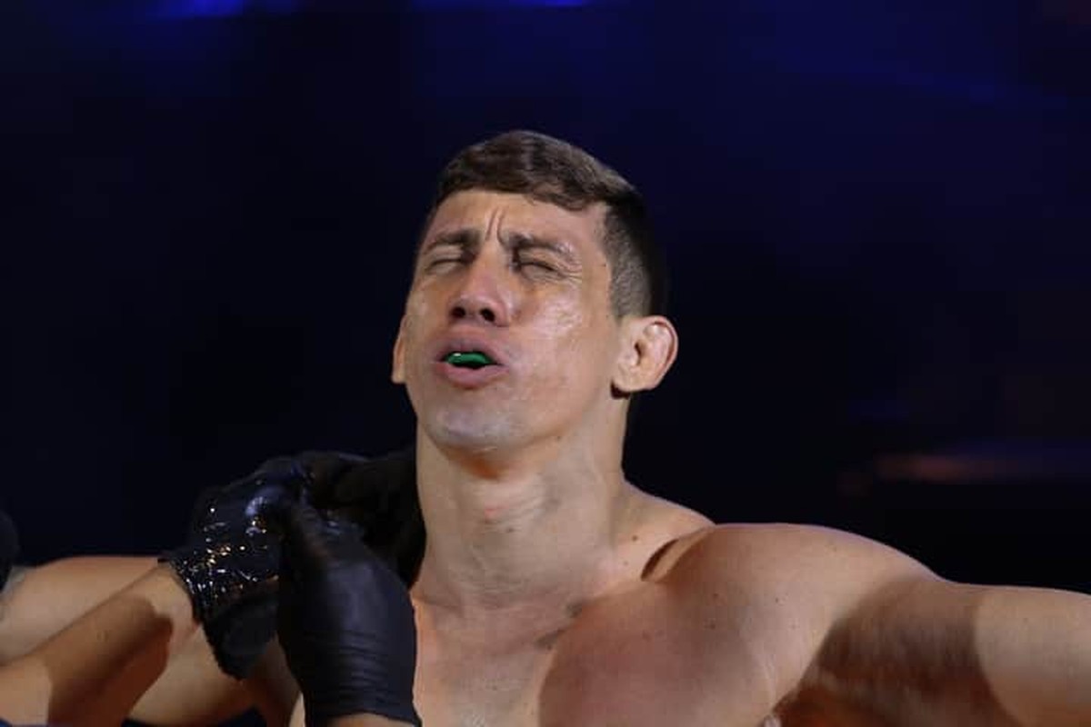 Victor Romero anuncia pela 2ª vez aposentadoria do MMA: "Feliz porque ...